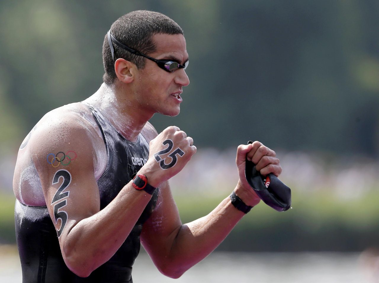 Putting On A Race Bib: A Step-by-Step Guide - sportstiks